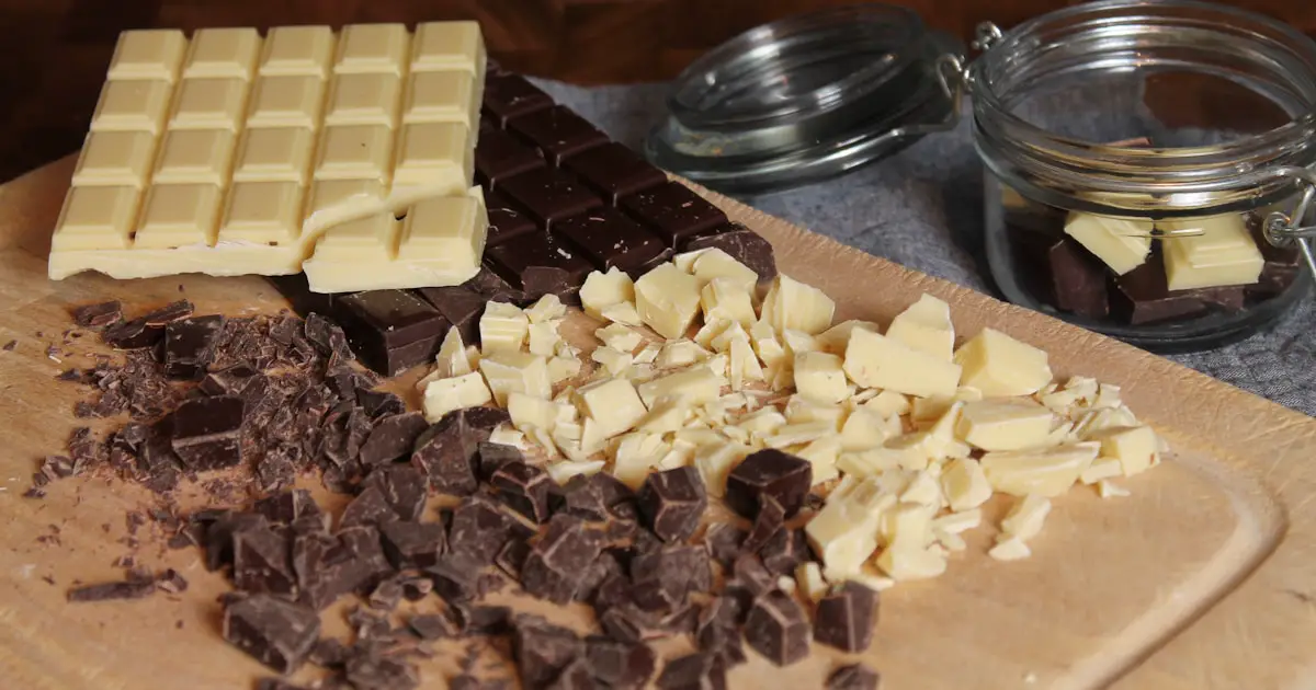 13 Surprising Reasons Why Chocolate Is Bad for You 🍫 (2025) - Chocolate ...